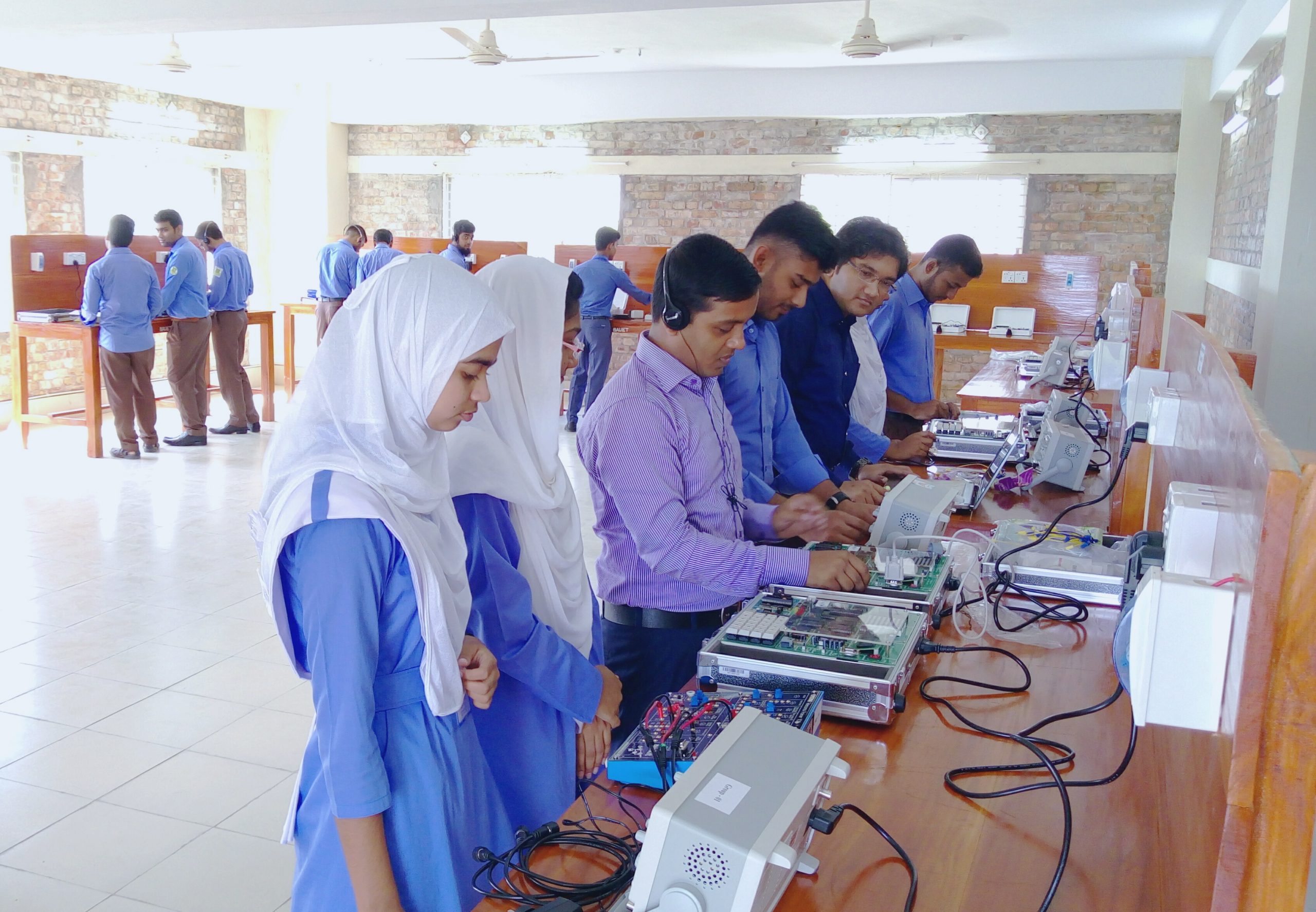 Computer Architecture and Organization Lab - Department of Information and Communication ...